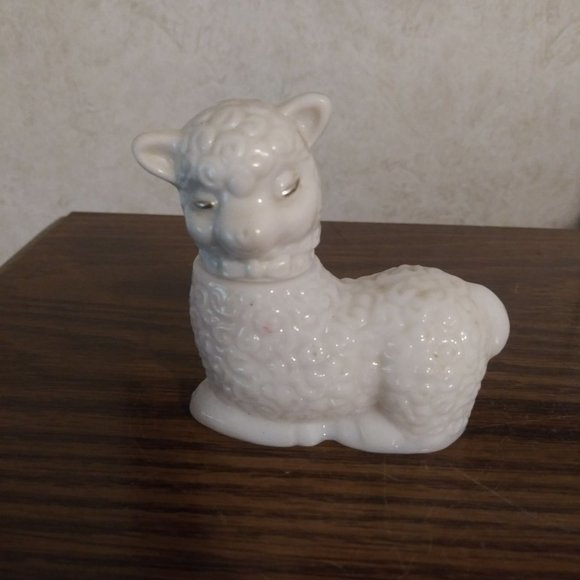 Avon | Other | Avon Vintage Milk Glass Lamb Perfume | Poshmark